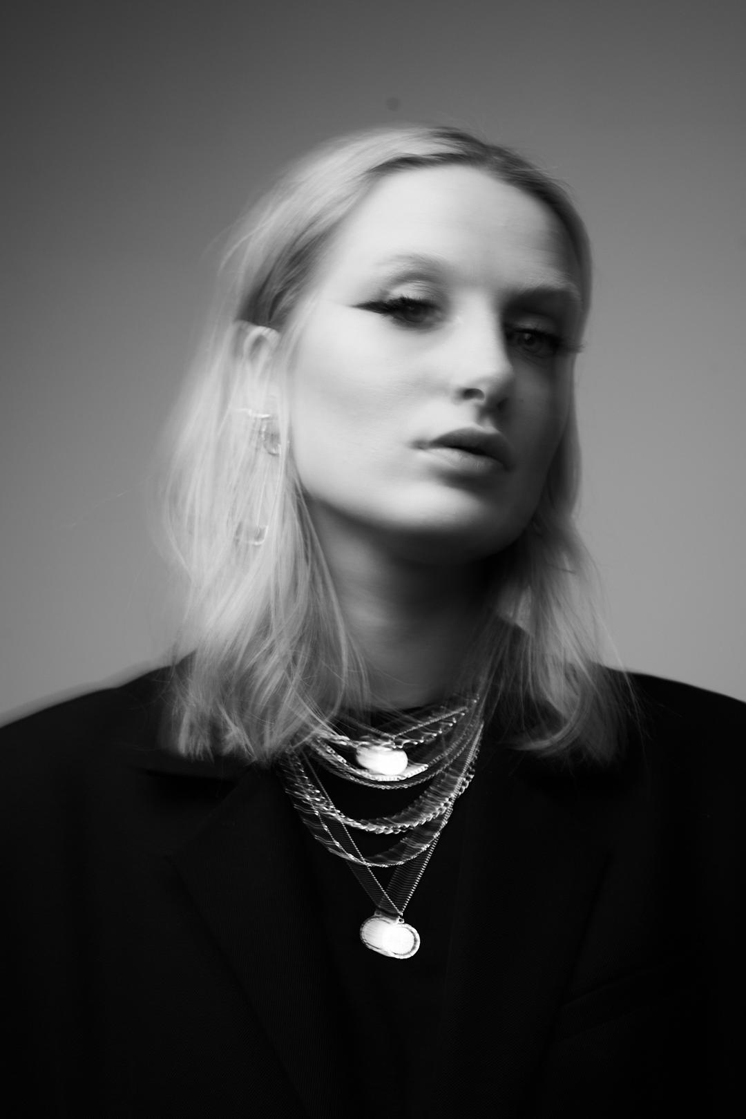 Emilie Adams | All Things Live